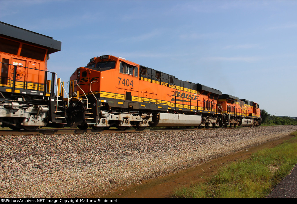 BNSF 7404